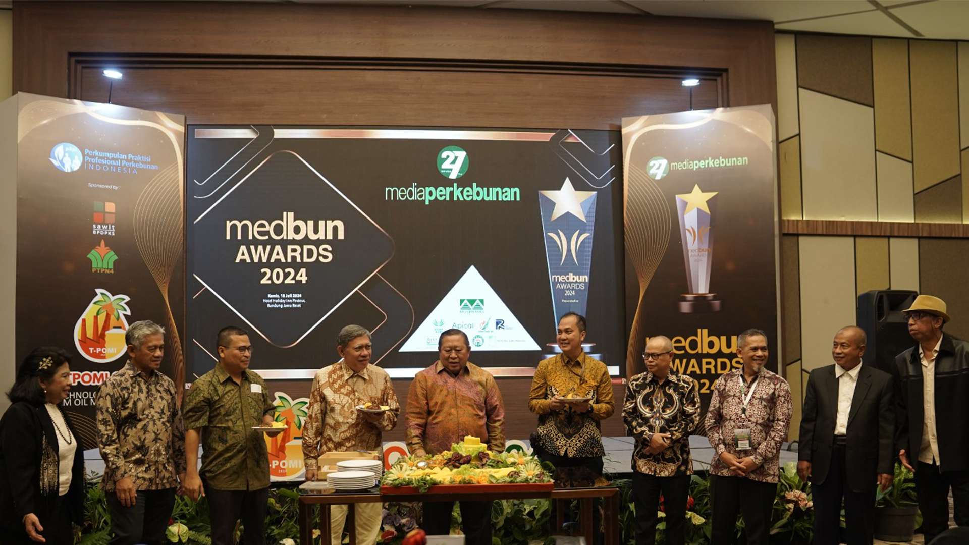PT RPN MERAIH PENGHARGAAN PADA MEDBUN AWARDS 2024 - Riset Perkebunan ...